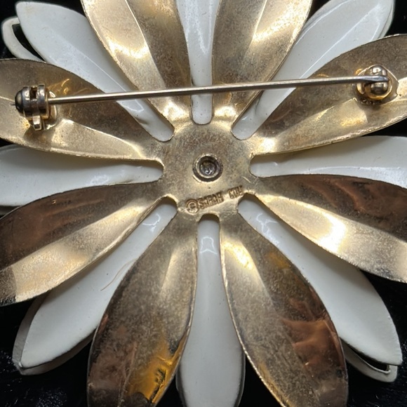Sarah Coventry | Jewelry | Vintage Sarah Cov Water Lilly Metal Flower ...